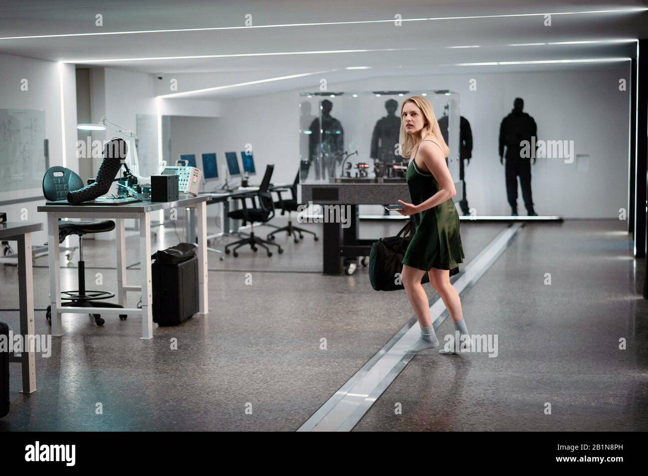 THE INVISIBLE MAN, Elisabeth Moss, 2020. ph: Mark Rogers / © Universal ...