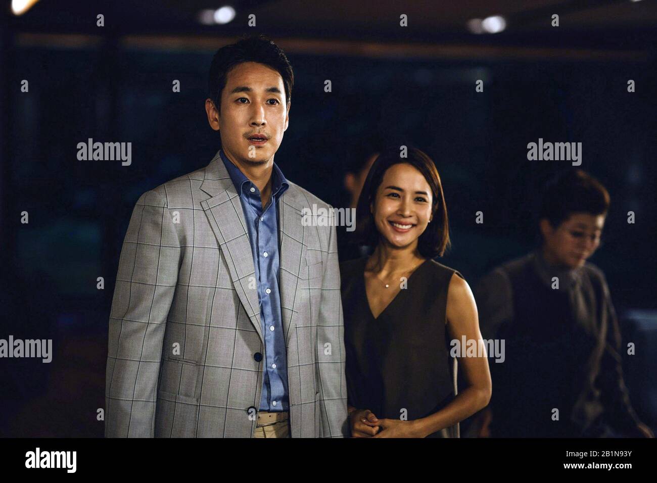 PARASITE, (aka GISAENGCHUNG), from left: LEE Sun-kyun, JO Yeo-jeong ...