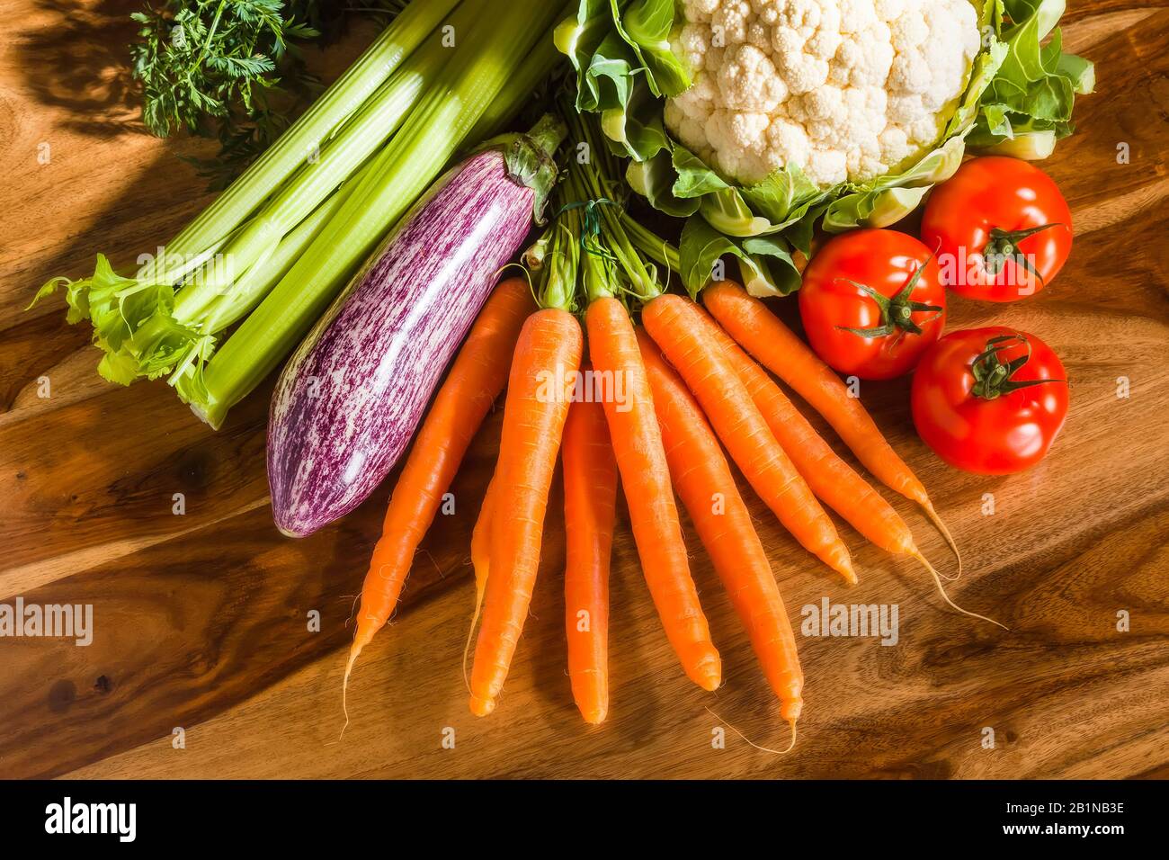 Vegetables on a table hi-res stock photography and images - Alamy