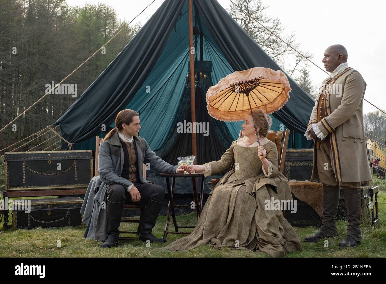 OUTLANDER, from left: Richard Rankin, Maria Doyle Kennedy, Colin ...
