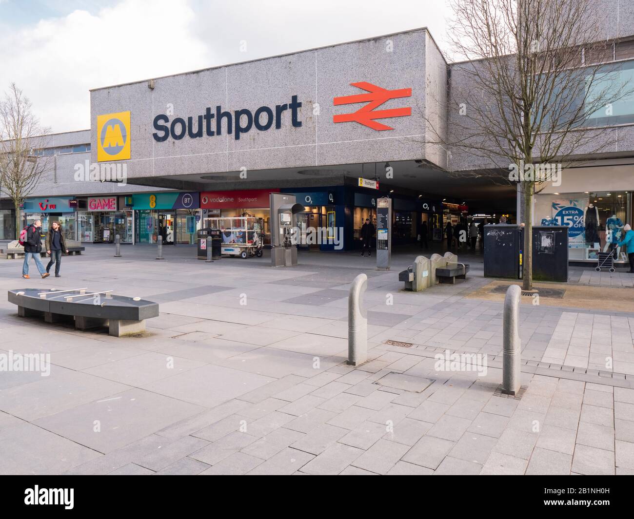 Shopping centre center southport hi-res stock photography and images ...