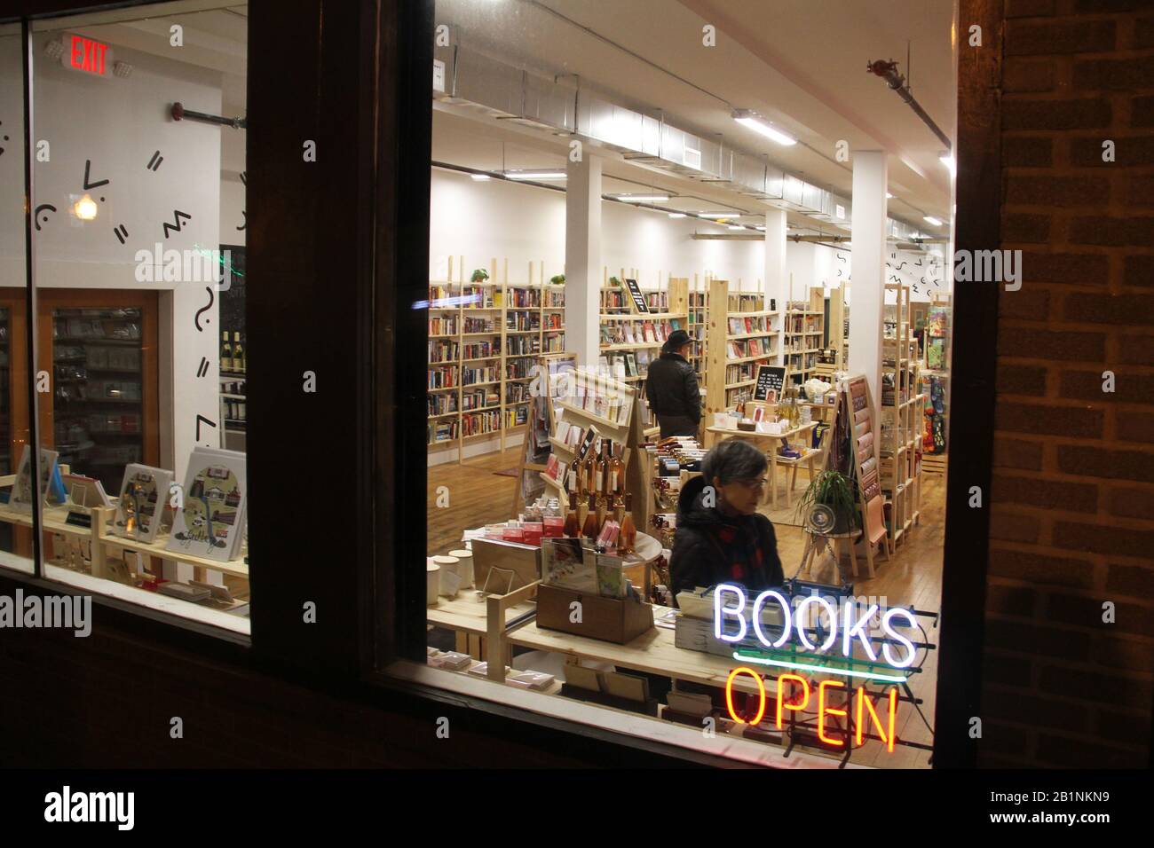 View of interior of book store in USA Stock Photo - Alamy