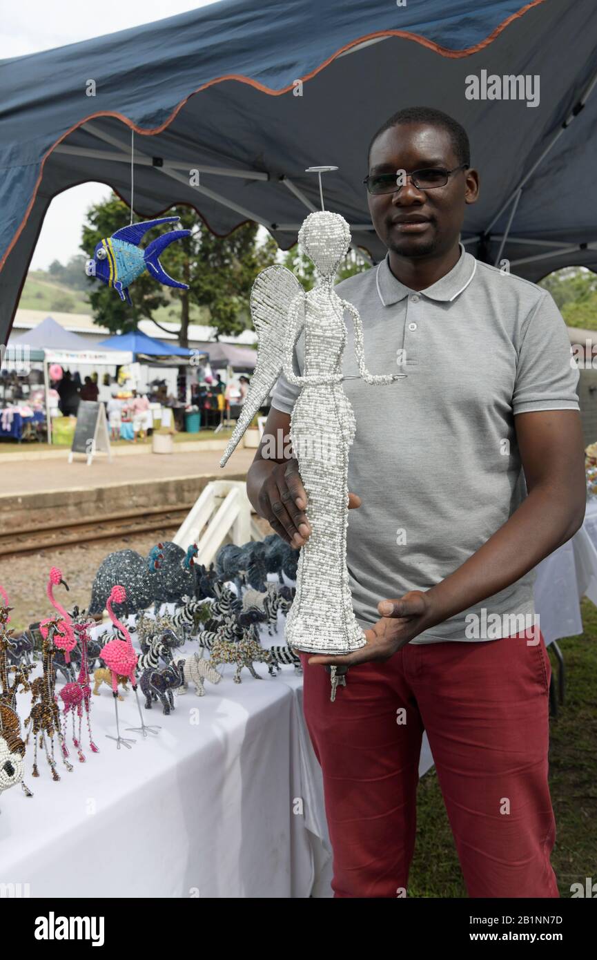 African craftwork hi-res stock photography and images - Alamy