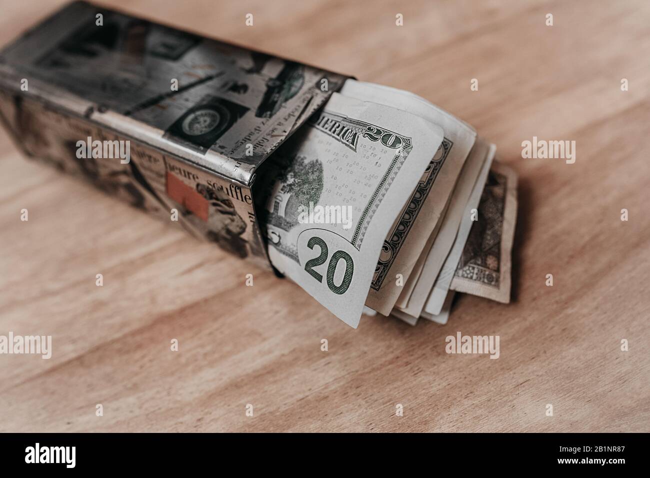 20 dollars hi-res stock photography and images - Alamy