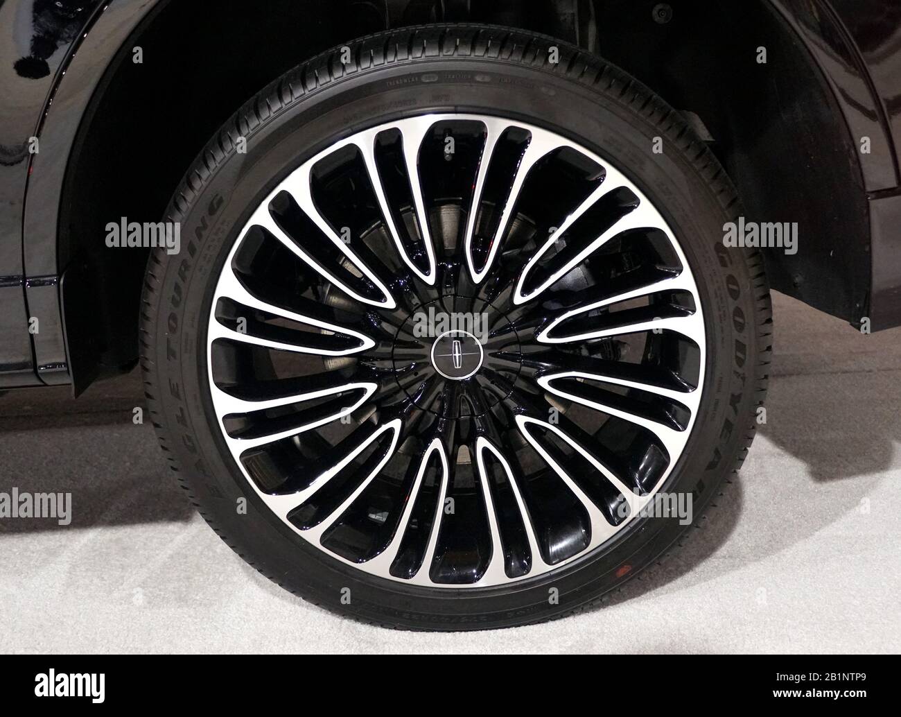 Extraordinary Lincoln Aviator Tire Size Images