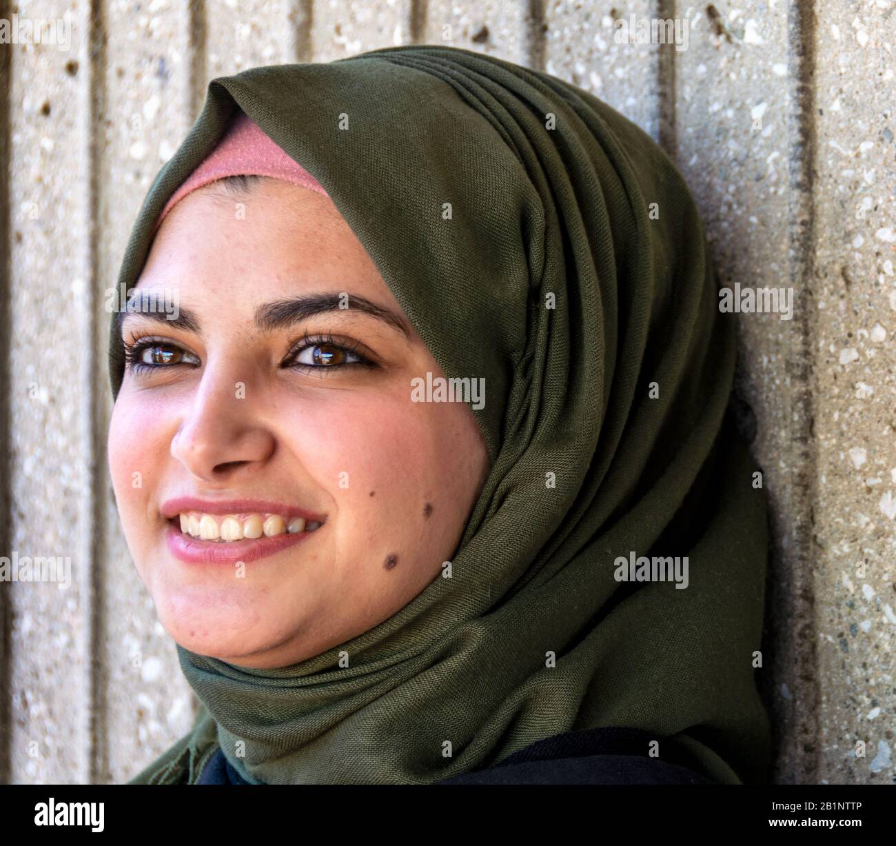 Muslim green eyes hi-res stock photography and images - Alamy