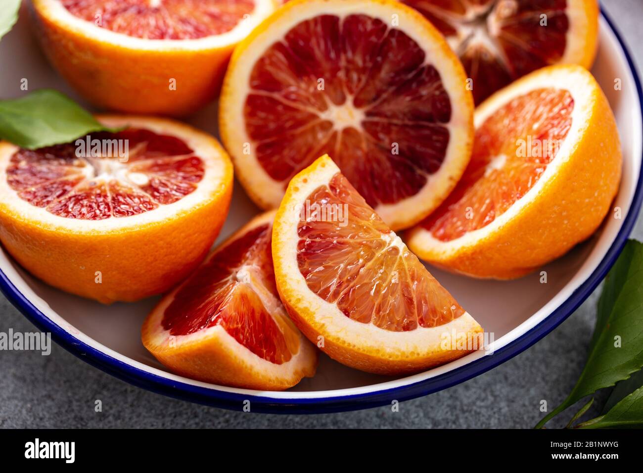 Cut up oranges hi-res stock photography and images - Alamy