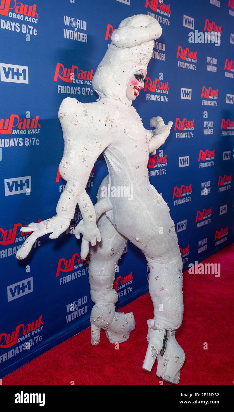 Drag queen crystal hi-res stock photography and images - Alamy