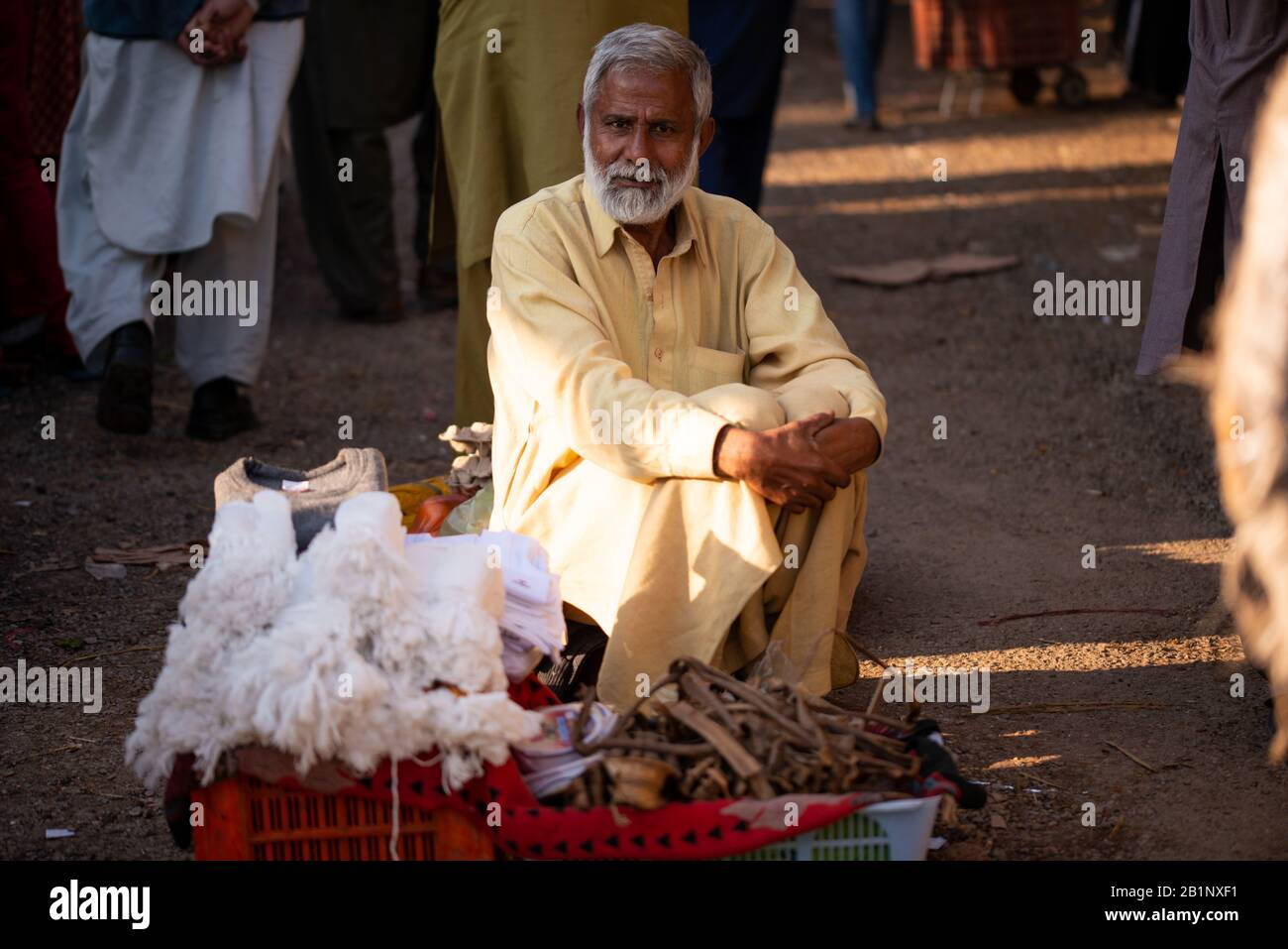 Pakistan islamabad souvenir craft hi-res stock photography and images ...