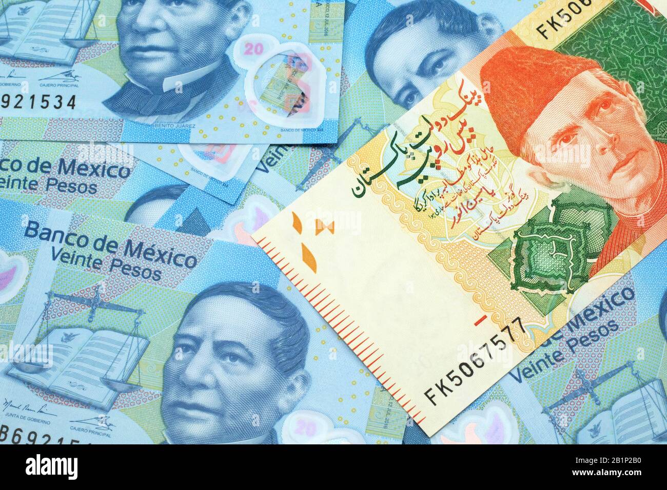 Pakistani rupee notes hi-res stock photography and images - Alamy