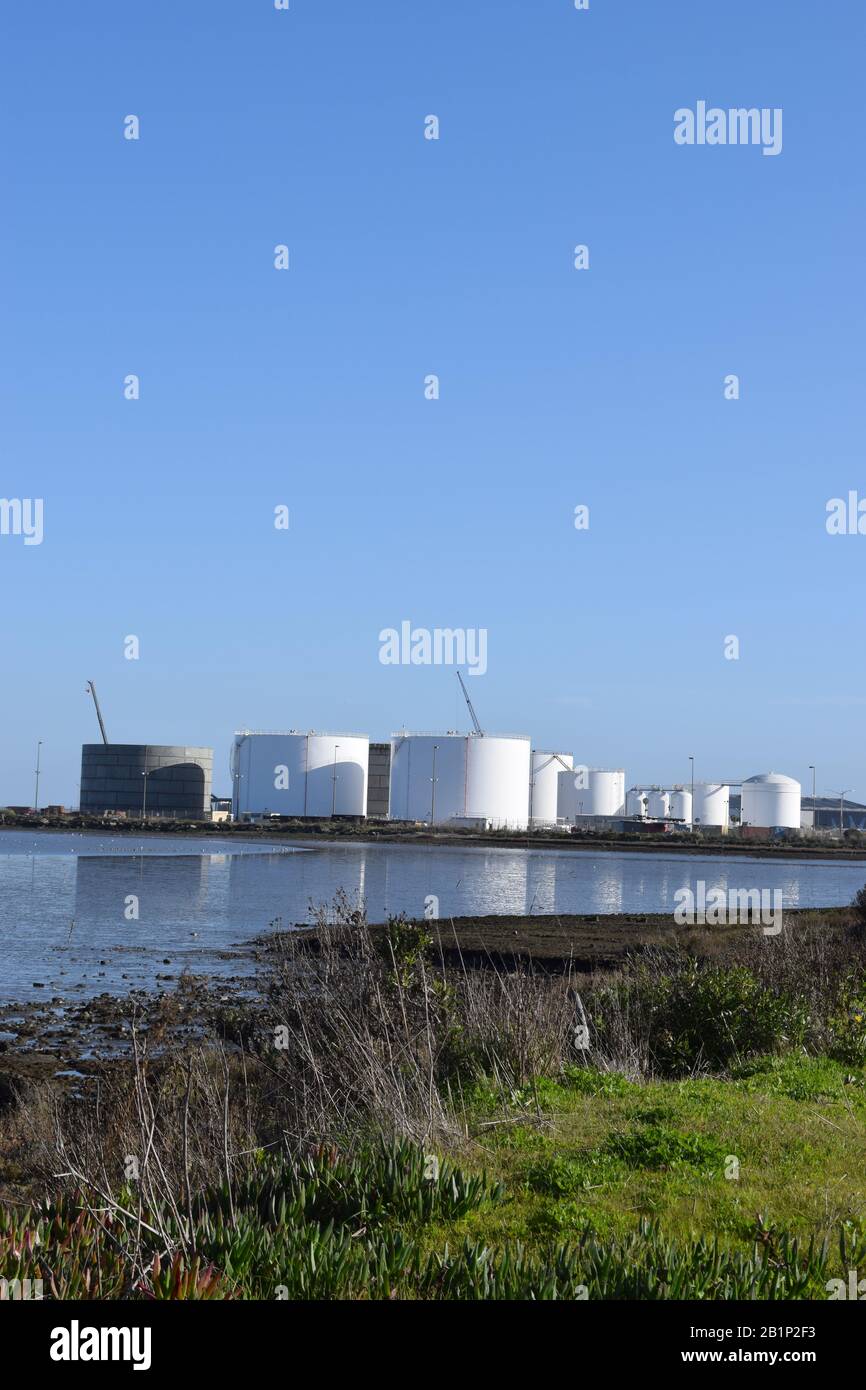 Fuel Storage Facility High Resolution Stock Photography and Images - Alamy