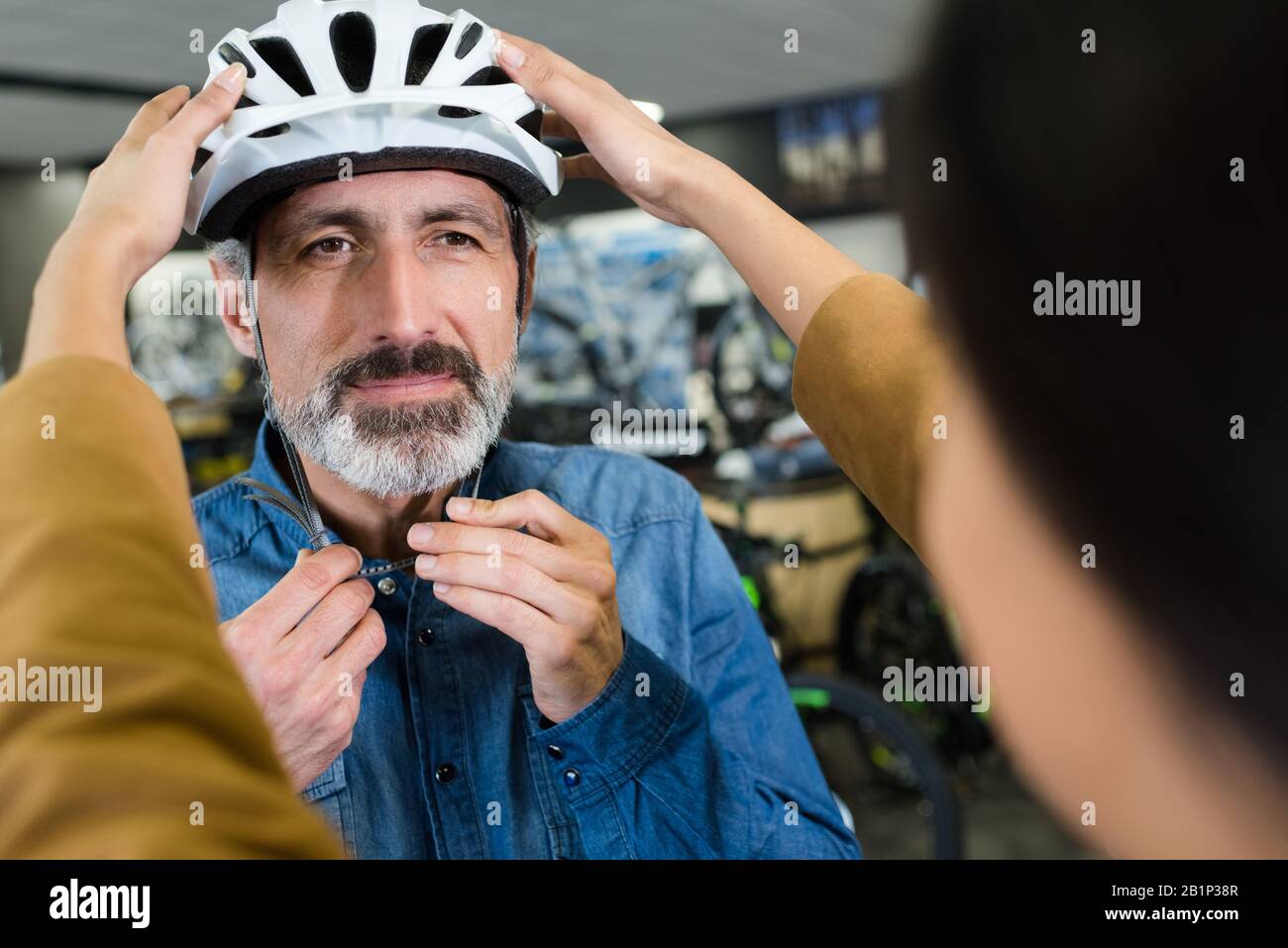Putting a screw hi-res stock photography and images - Alamy