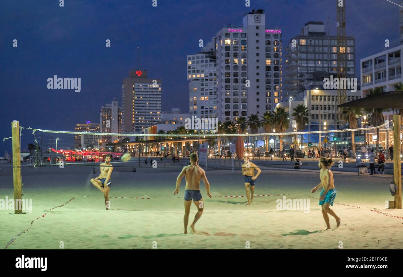 Strand volleyball hi-res stock photography and images - Alamy
