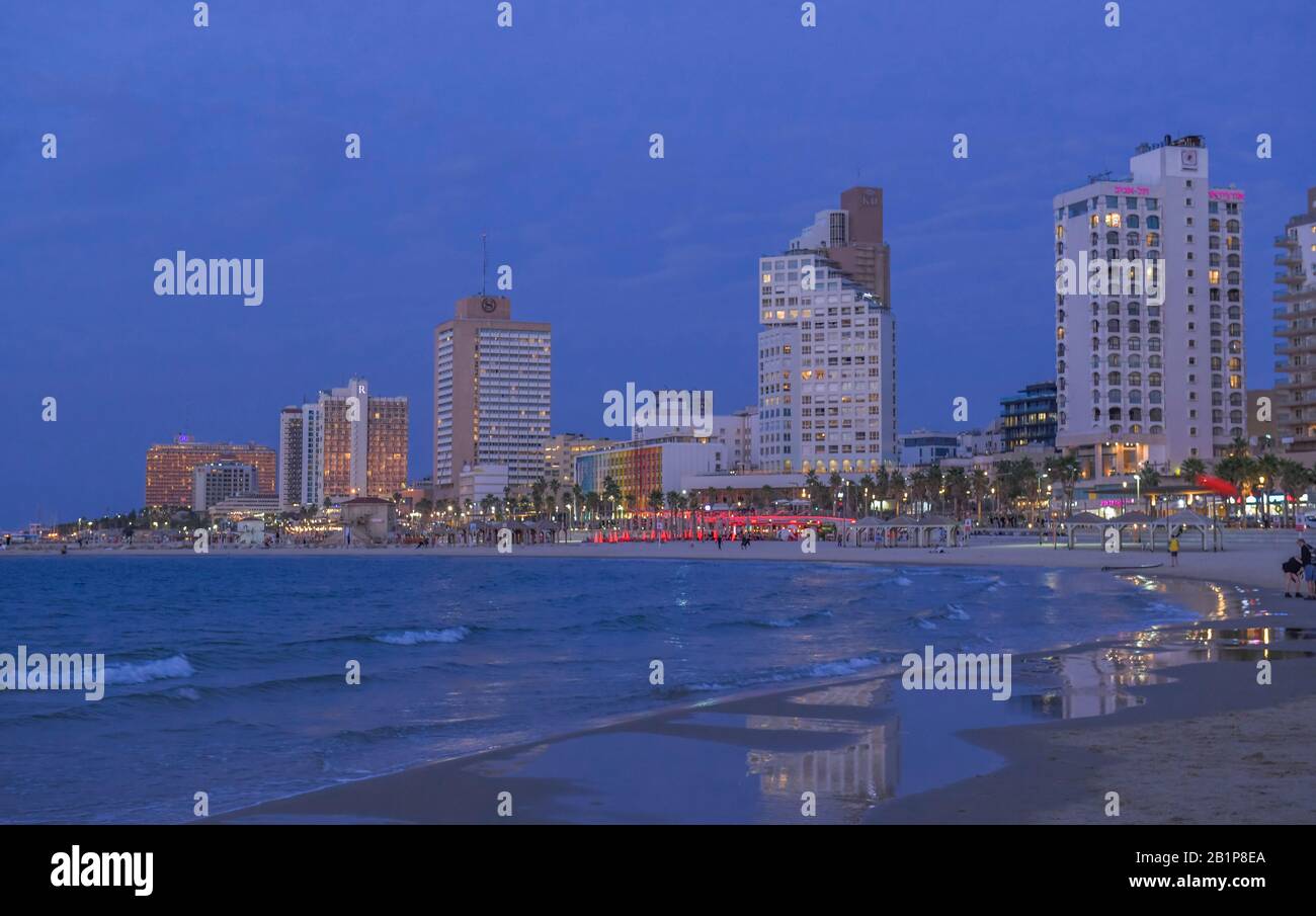 Hochhauser tel aviv strand hi-res stock photography and images - Alamy