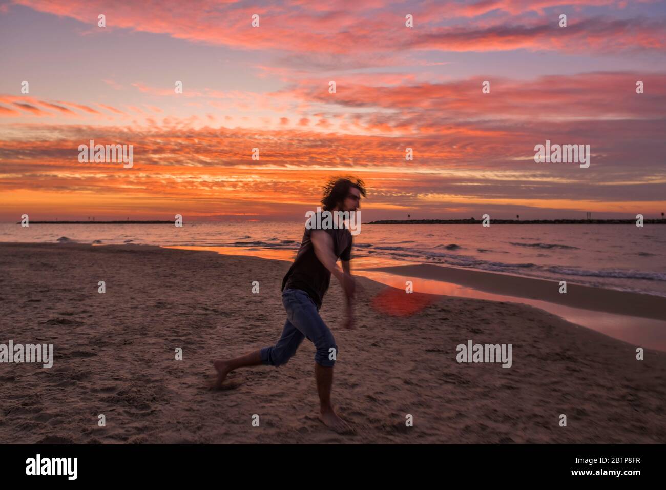 Frisbeespieler hi-res stock photography and images - Alamy