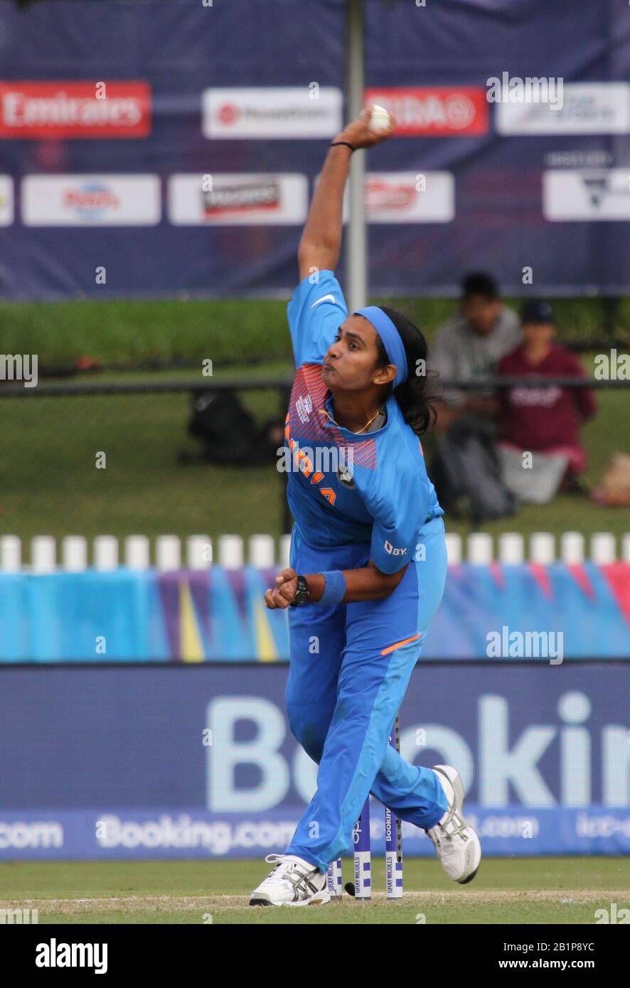 Indian women t20 hi-res stock photography and images - Alamy