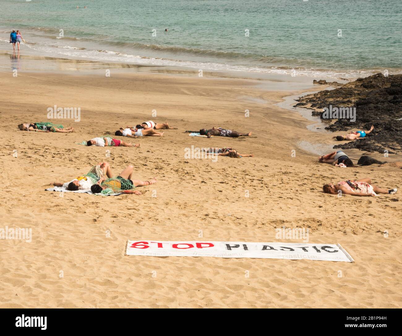 Plastic pollution effects hi-res stock photography and images - Alamy