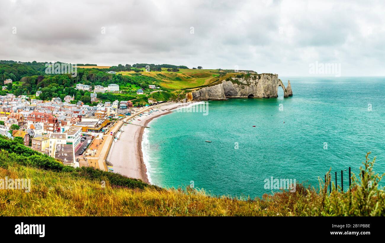 Panorama of natural chalk cliffs of Etretat Stock Photo - Alamy