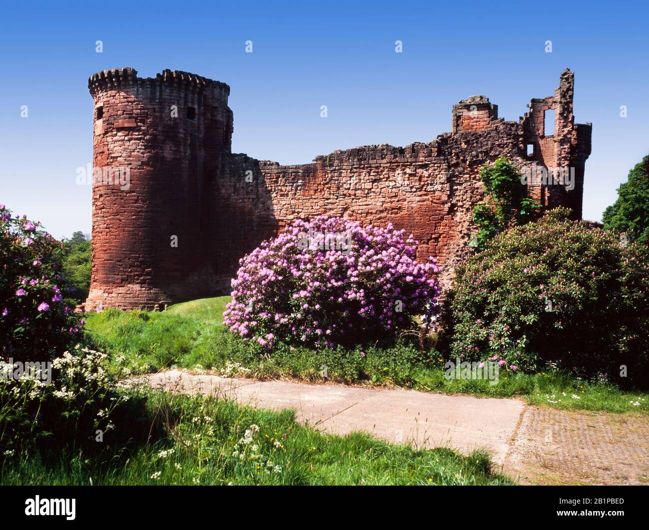 Bothwell castle hi-res stock photography and images - Alamy