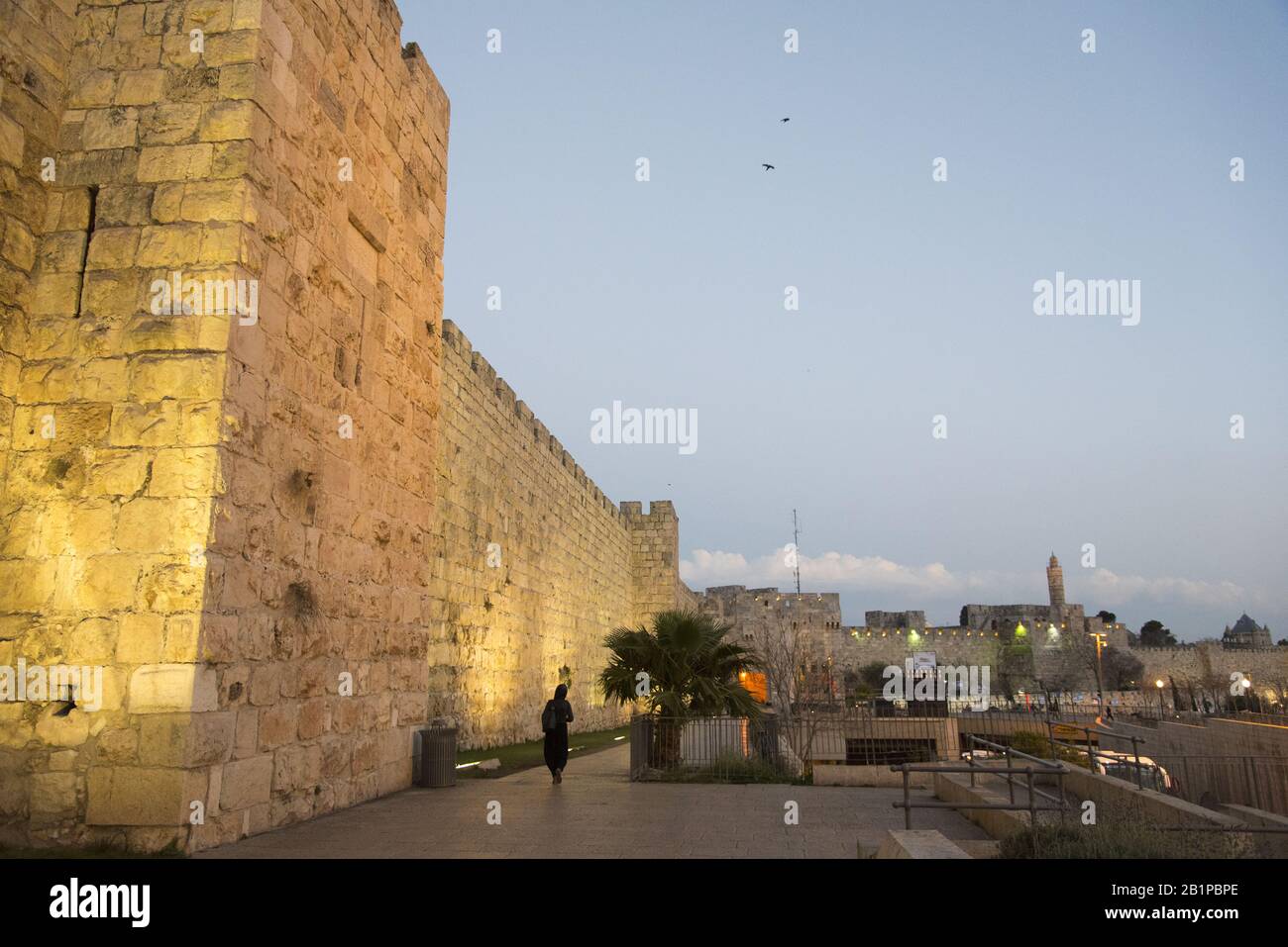 Praying at the western wall hi-res stock photography and images - Alamy
