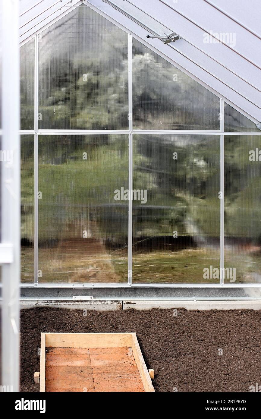 Open greenhouse window hi-res stock photography and images - Alamy