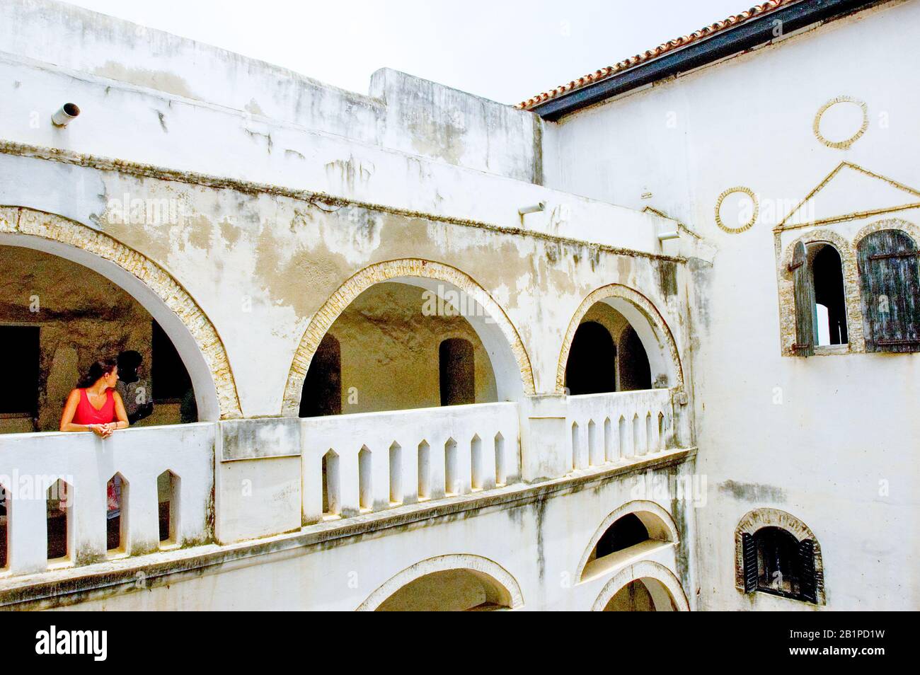 Elmina Castle tour with students and professor/author lecture, scenes ...