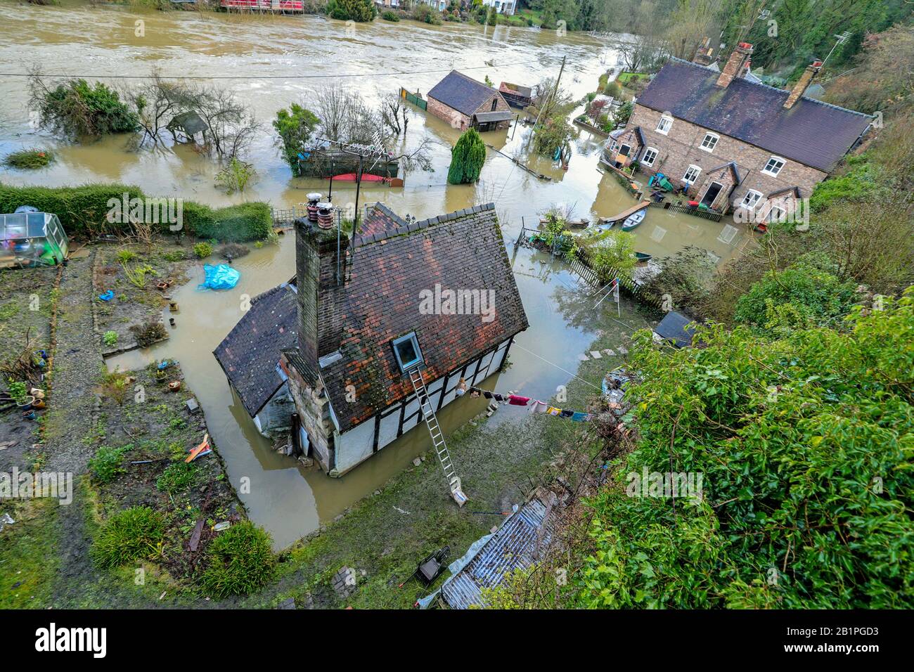 Flooding in Ironbridge, Shropshire, as residents in riverside ...