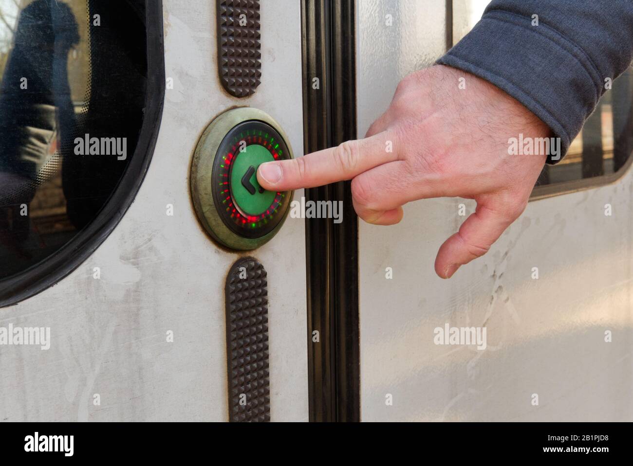 Open Subway Doors High Resolution Stock Photography and Images - Alamy