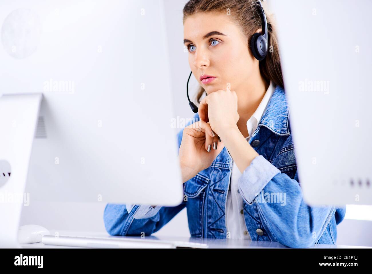 Female agent hi-res stock photography and images - Alamy