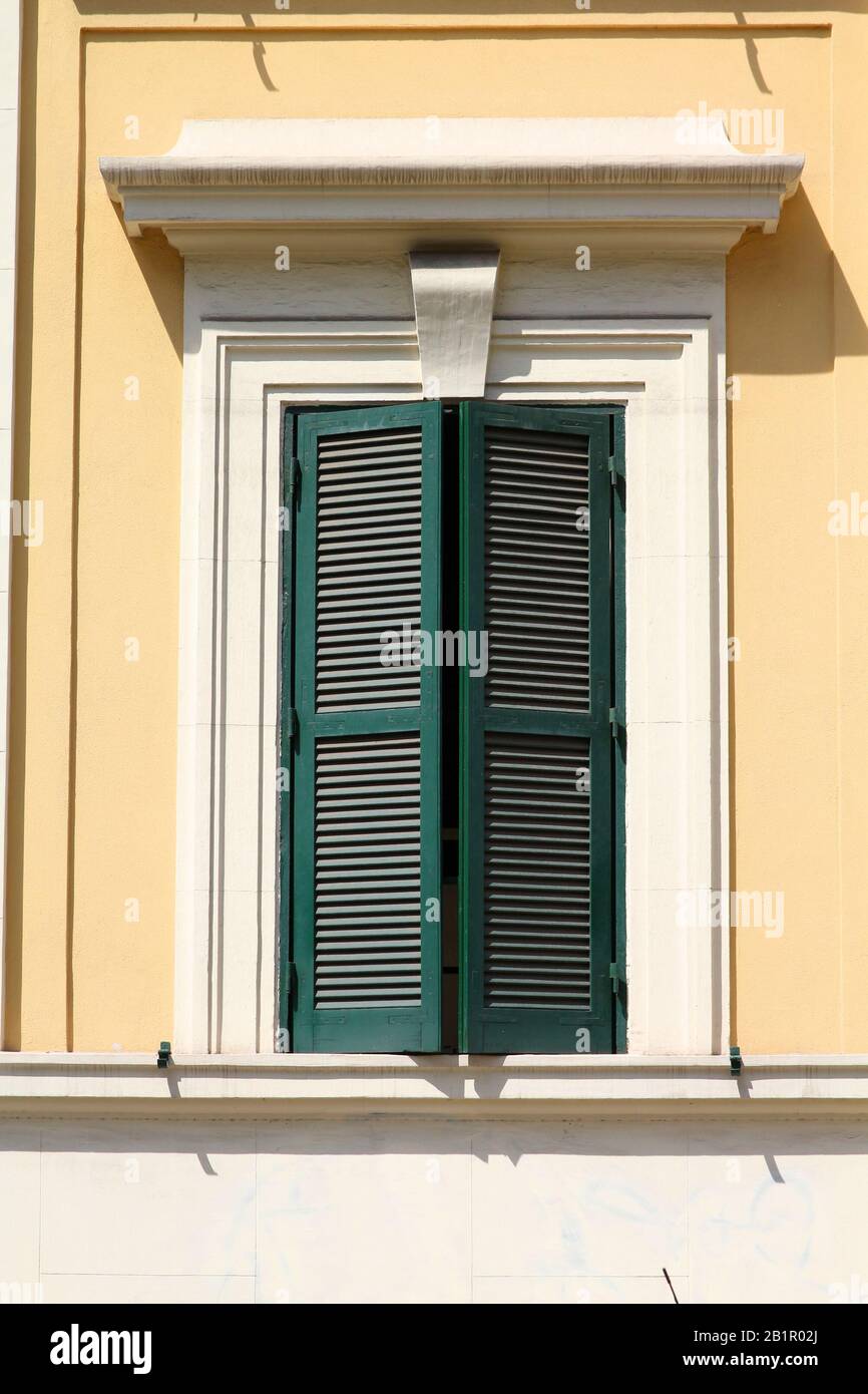 Rome, Italy. Old window, Italian architecture feature Stock Photo - Alamy