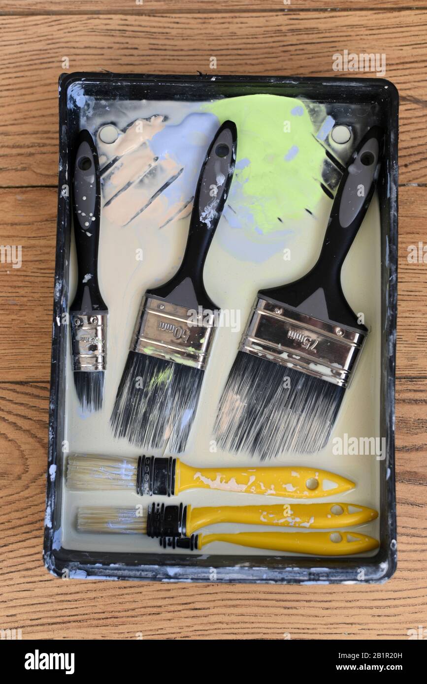 Tray of paints hi-res stock photography and images - Alamy