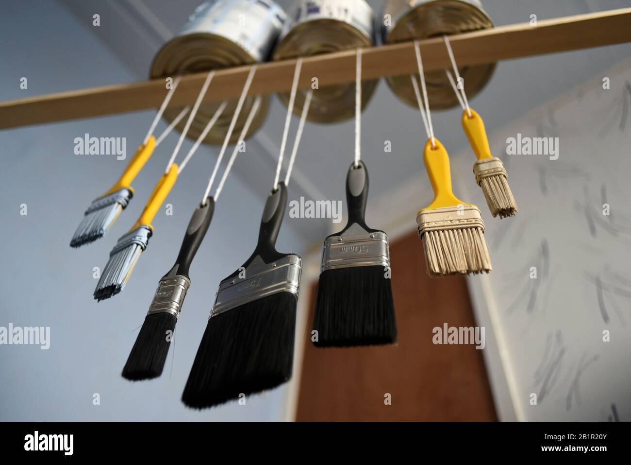 Painter brushes hi-res stock photography and images - Alamy