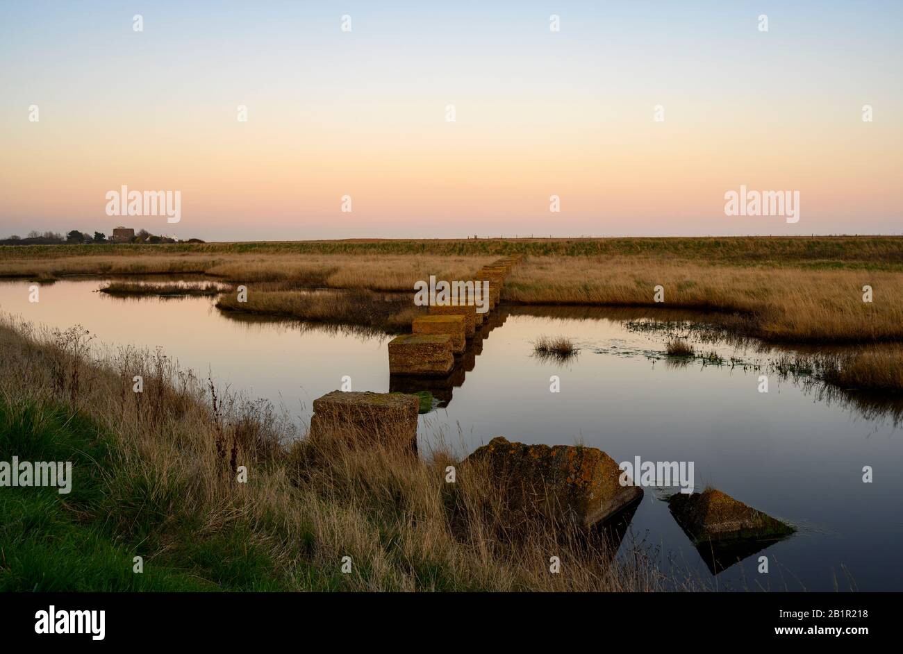 World war anti invasion defences hi-res stock photography and images ...