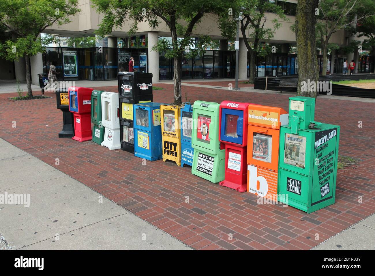 Free newspaper stands hi-res stock photography and images - Alamy