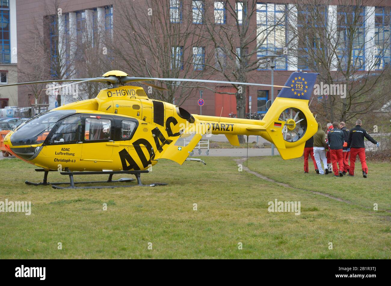 Emergency medical helicopters hi-res stock photography and images - Alamy