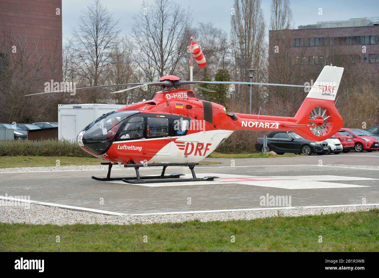 Emergency medical helicopters hi-res stock photography and images - Alamy