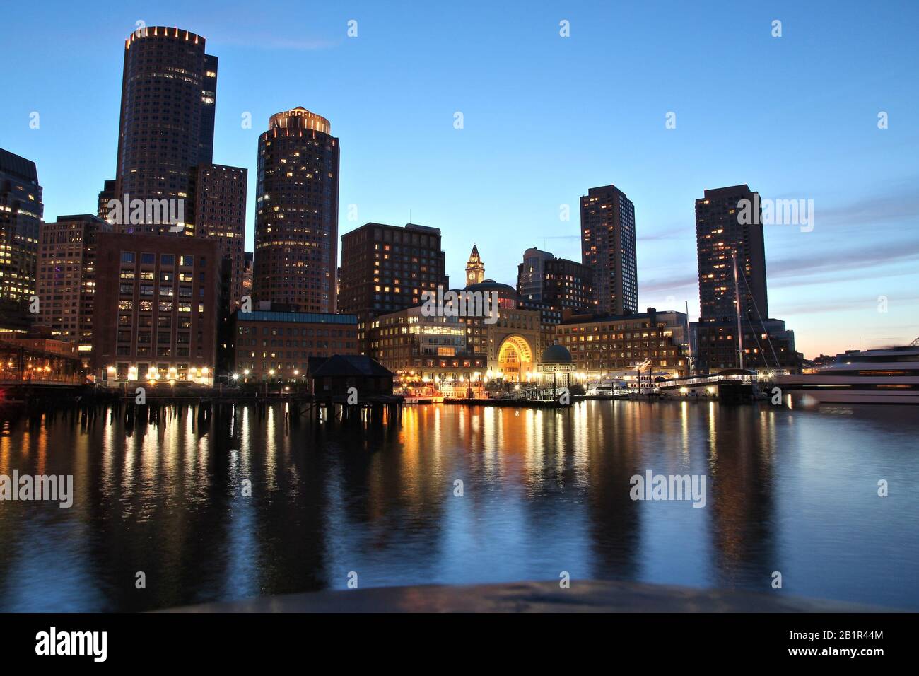 Boston night skyline hi-res stock photography and images - Alamy
