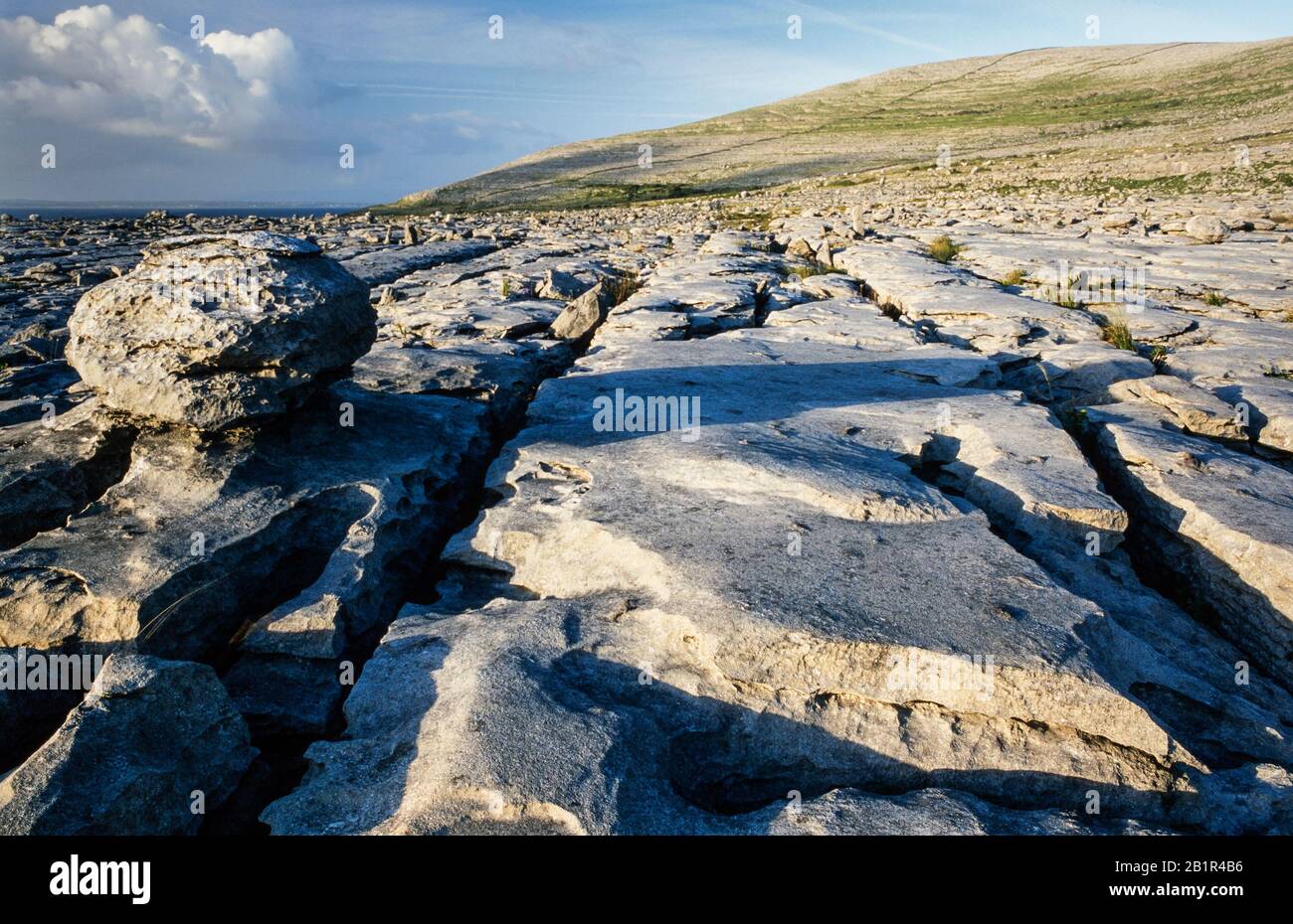 Perched erratic boulder hi-res stock photography and images - Alamy