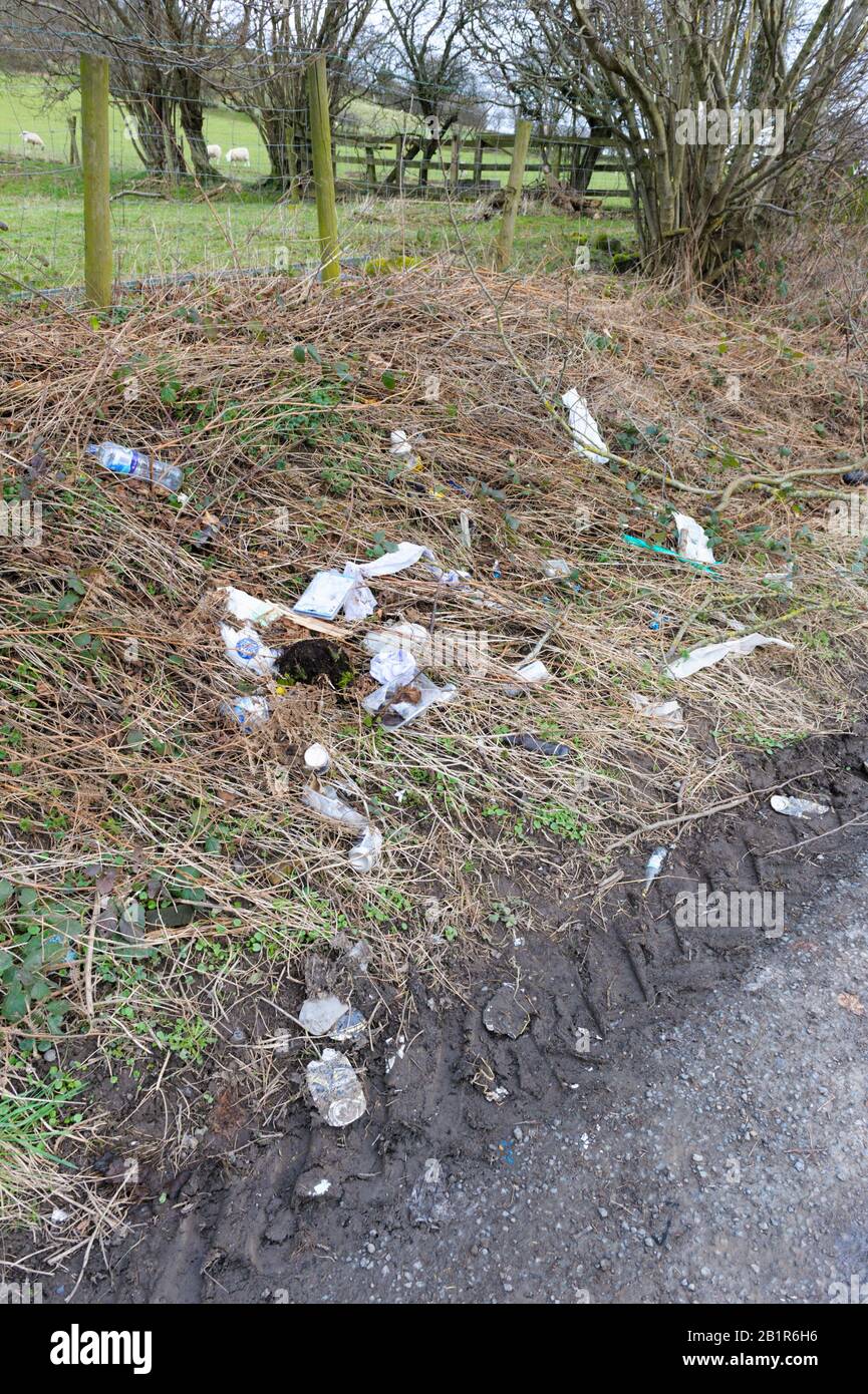 Litter in a lay by hi-res stock photography and images - Alamy
