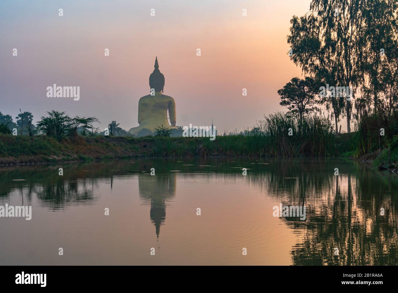 The great buddha wat muang monastery hi-res stock photography and ...