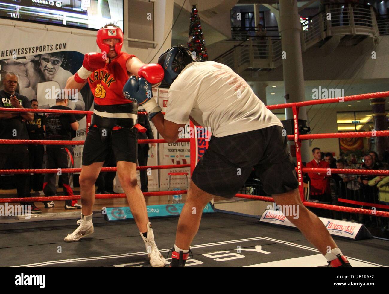 Manchester,Uk World Boxing Champion Tyson Fury trains at Trafford ...