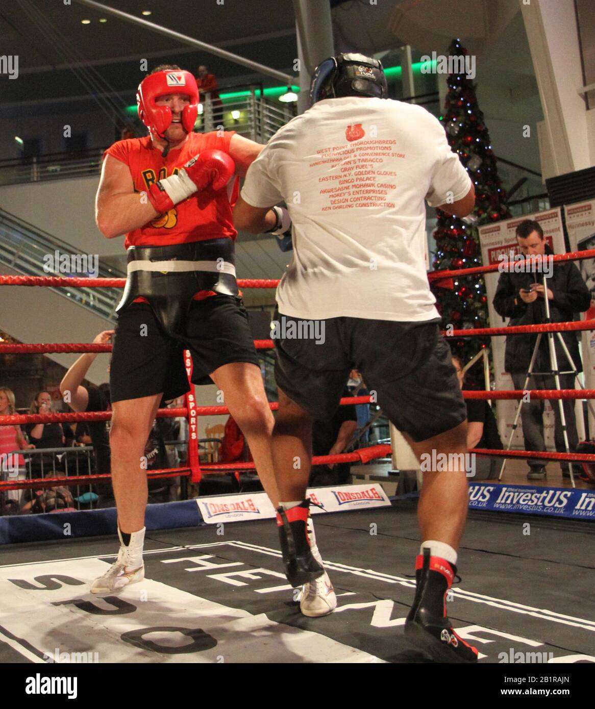 Manchester,Uk World Boxing Champion Tyson Fury trains at Trafford ...