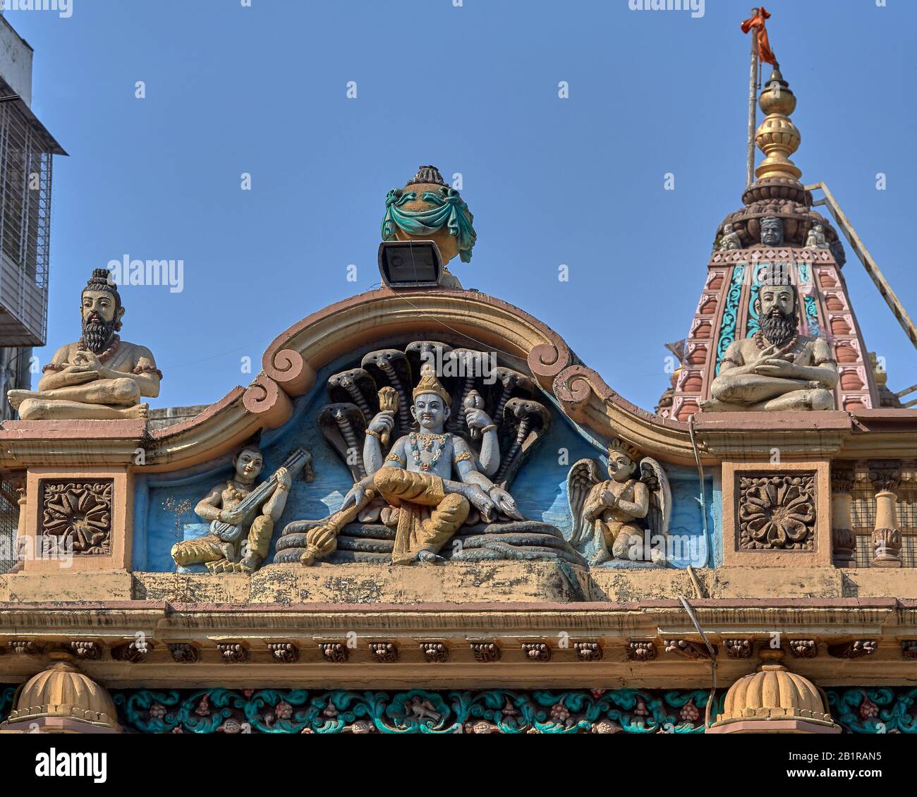 Vishnu lakshmi garuda hi-res stock photography and images - Alamy