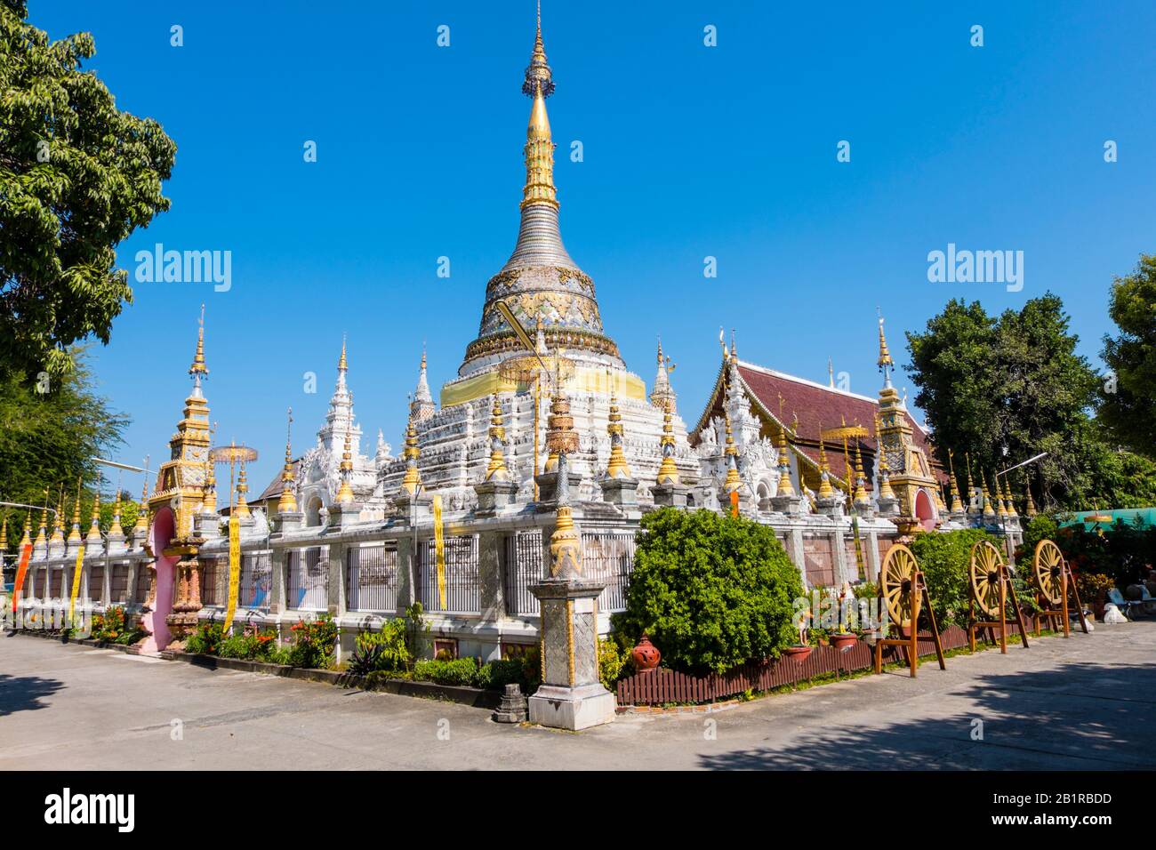 Chetawan temple hi-res stock photography and images - Alamy