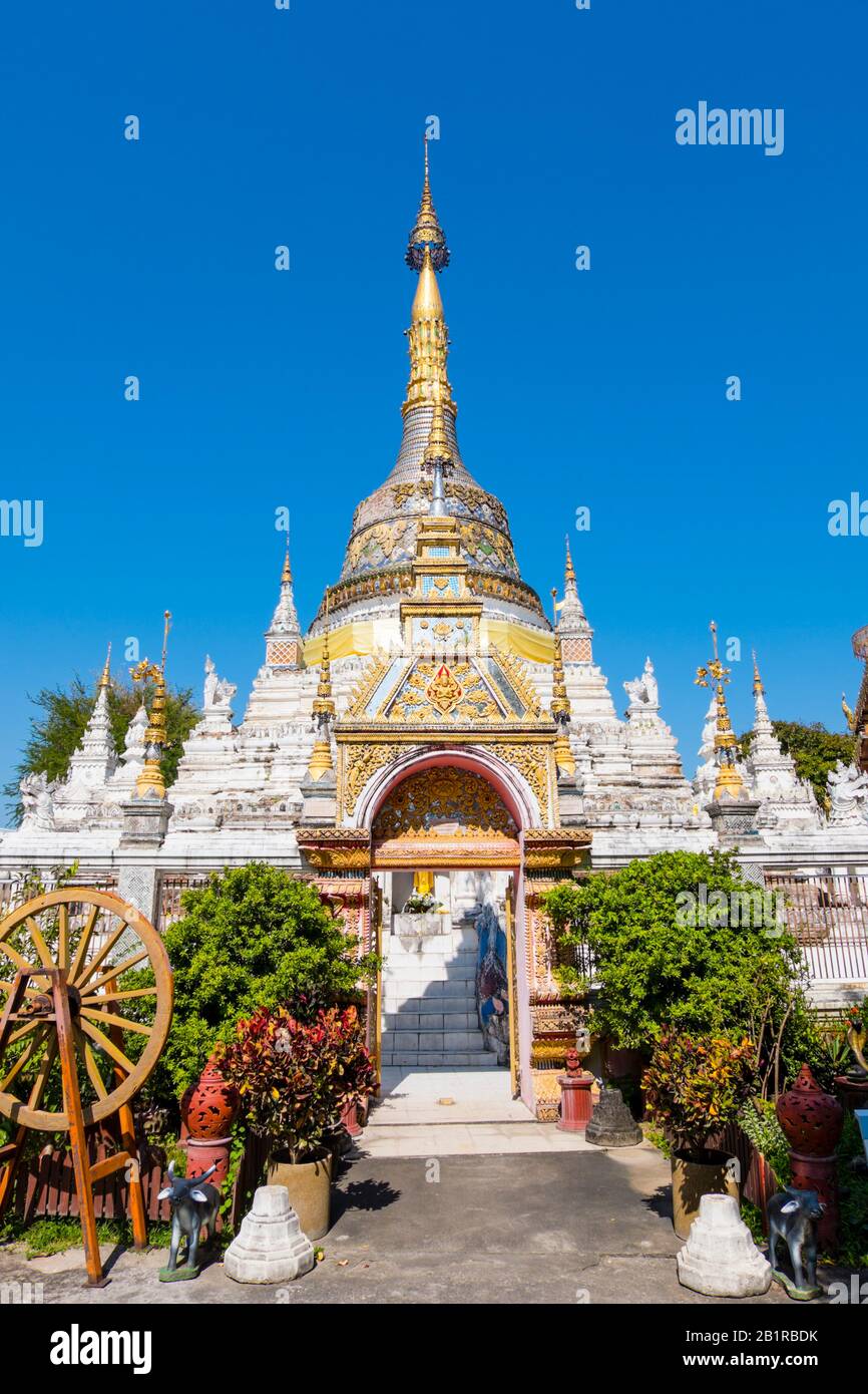 Chetawan temple hi-res stock photography and images - Alamy