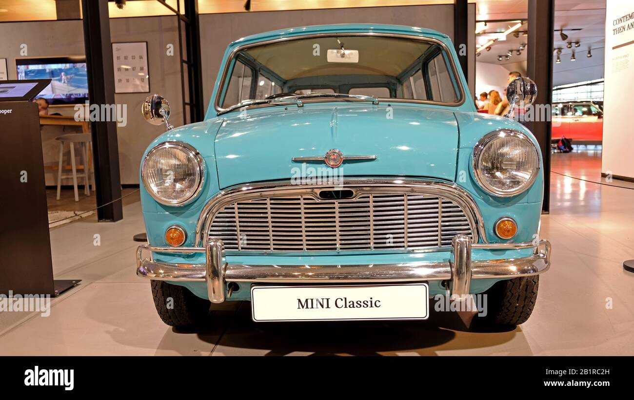 Classic mini car hi-res stock photography and images - Alamy