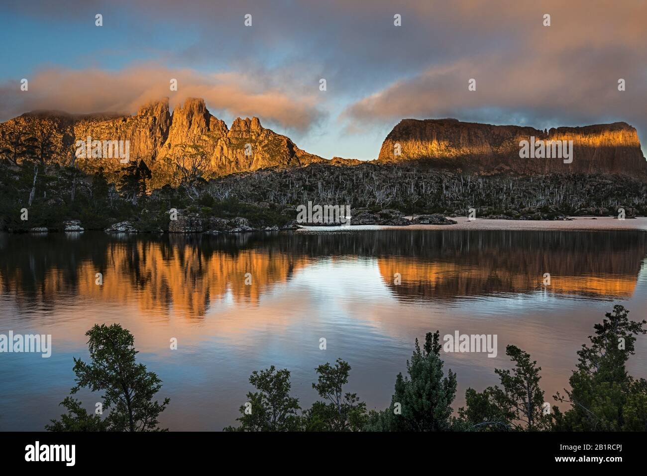 Geryon hi-res stock photography and images - Alamy