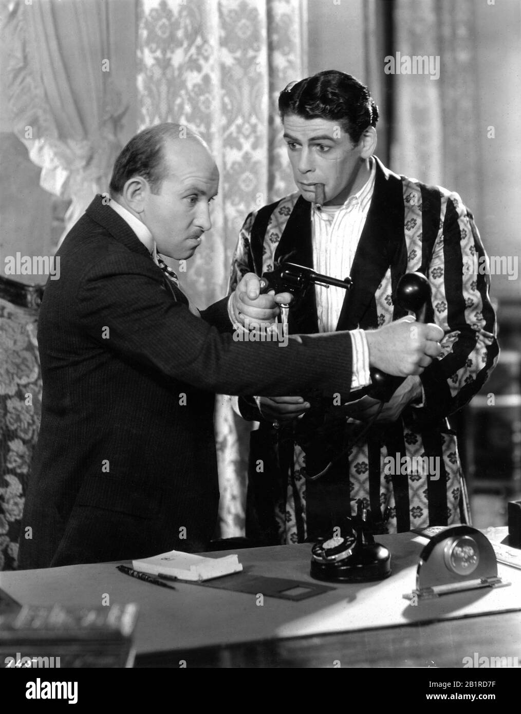 VINCE BARNETT and PAUL MUNI as Tony Camonte in SCARFACE 1932 directors ...