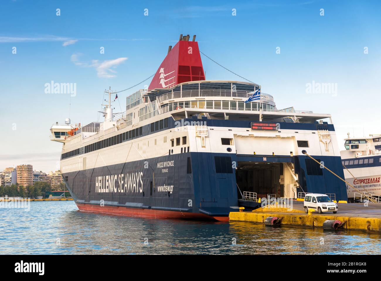 Load unloading hi-res stock photography and images - Alamy