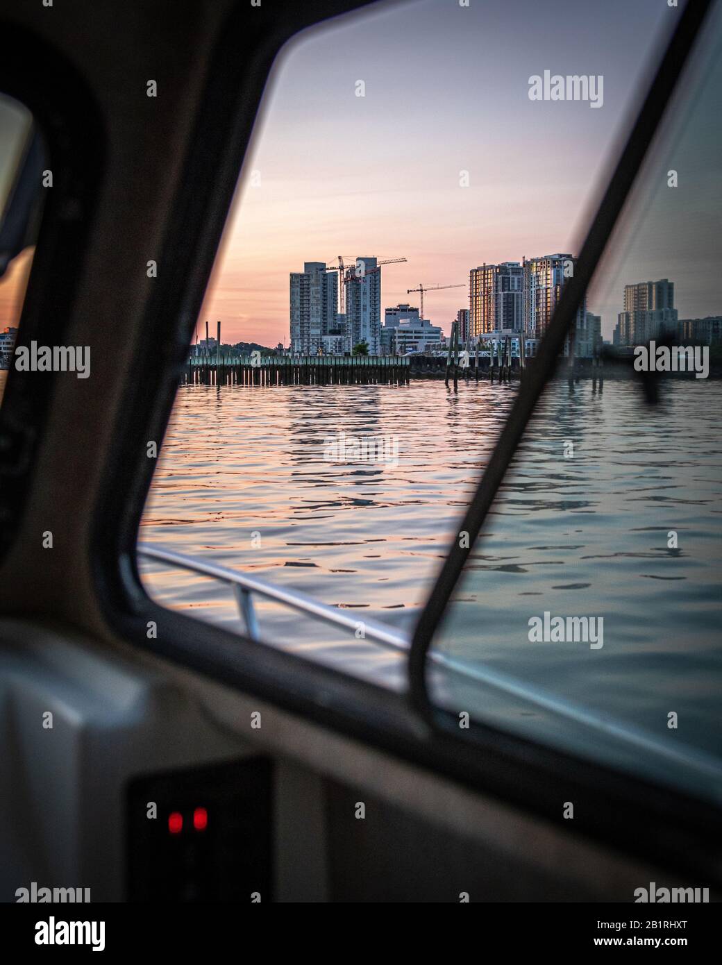 Sailing boat and crew and hand hi-res stock photography and images - Alamy